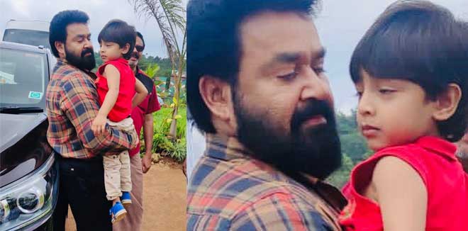 ‘ഇപ്പൊ നീലനറിയില്ലല്ലോ ആരുടെ കയ്യിലാ ഈ ഞെളിഞ്ഞു ഇരിക്കുന്നതെന്ന് ...