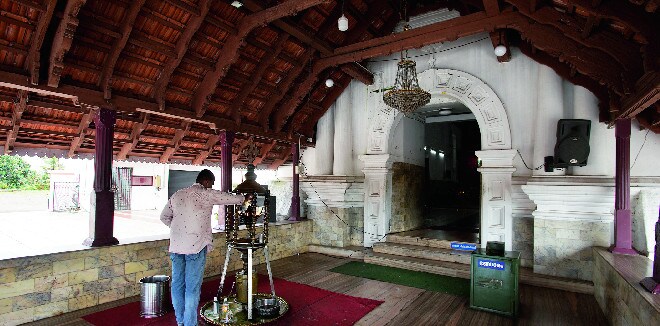 ‘നരഭോജികള്‍ പിടിച്ചുകൊണ്ടു പോയ ശെമ്മാശ്ശൻ, പോയേടത്തെ കിണറി ...