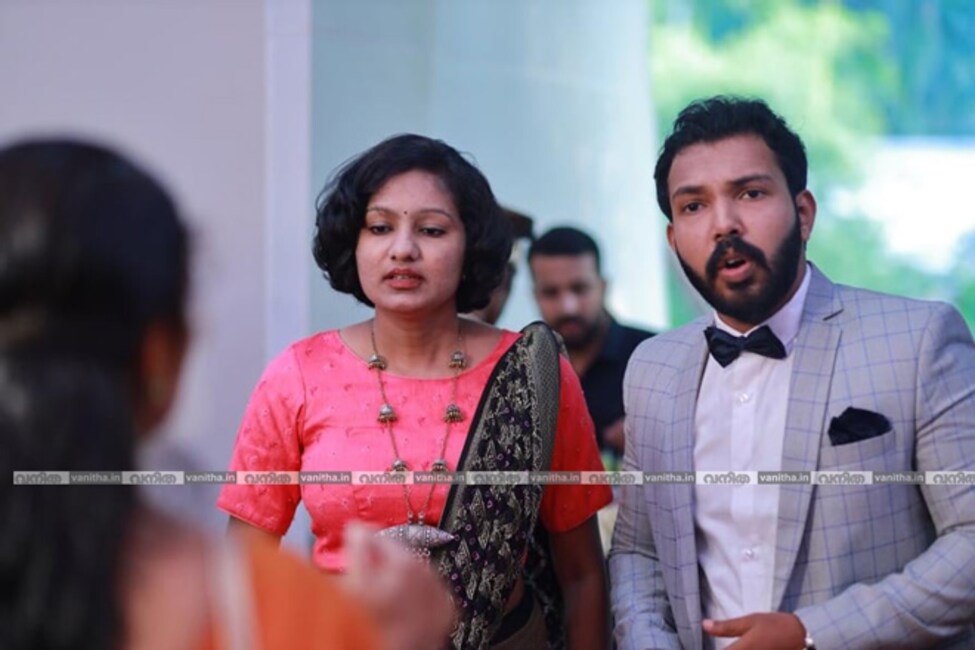 പേരിനു പോലും സ്വർണം വേണ്ട, പറ്റില്ലെങ്കിൽ കല്യാണവും വേണ്ട! മകളുടെ ഡിമാ ...