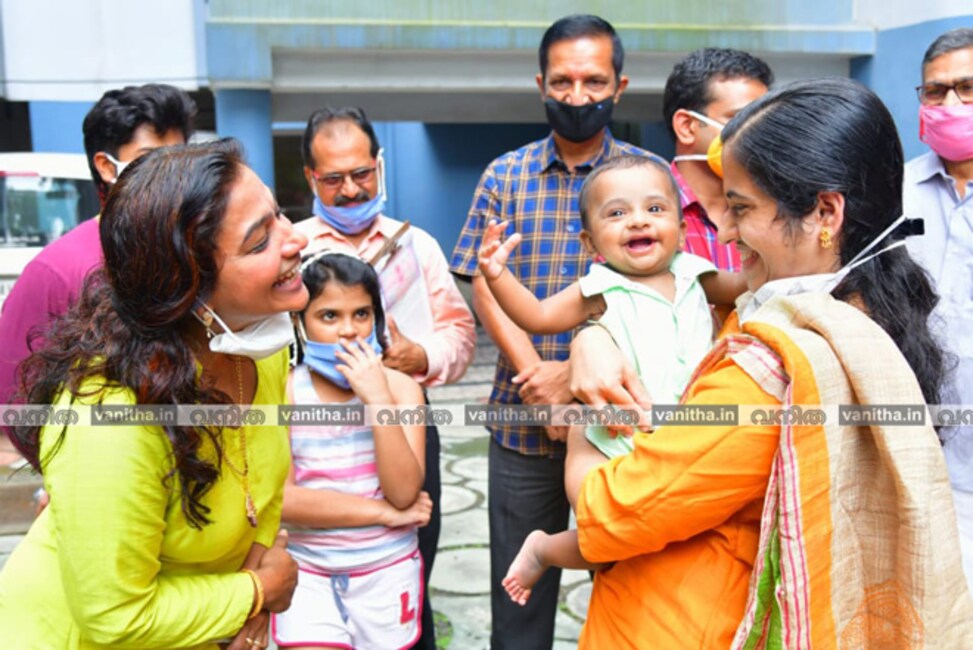കരഞ്ഞു കരഞ്ഞാണ് അവനുറങ്ങിയത്, എന്നെ കാണാഞ്ഞിട്ടാകുമോ?; ഉണ്ണിയില്ലാത്ത ...