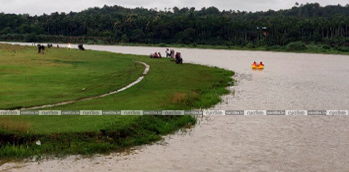 മുറിഞ്ഞമാട്; ചാലിയാർ പുഴയിലെ പുൽമേട് | murinjamad | village tourism ...