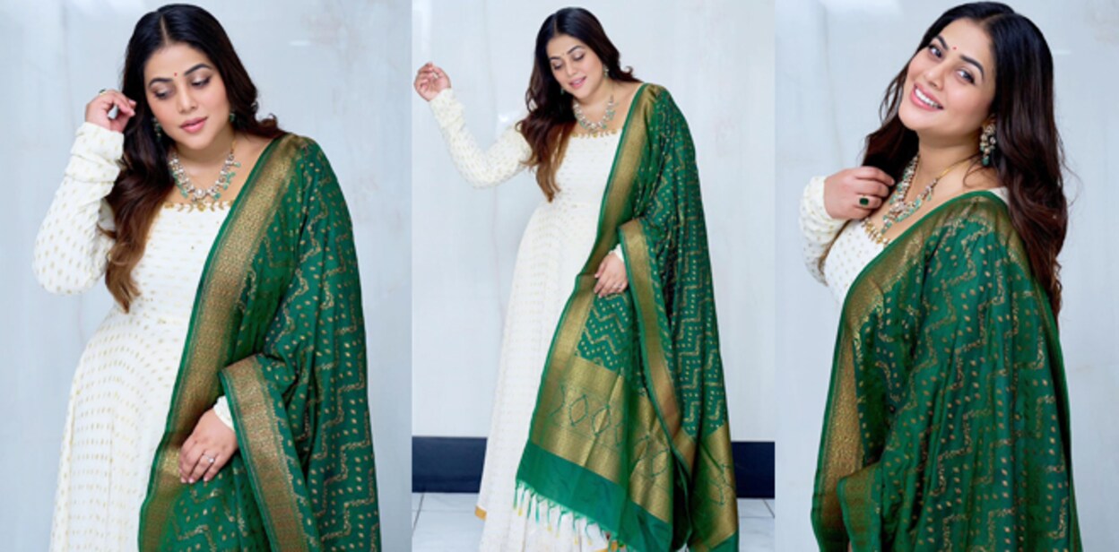 'ബ്യൂട്ടി ക്വീന്‍...'; ഡിസൈനര്‍ അനാര്‍ക്കലിയില്‍ അതിമനോഹരിയായി ഷംന ...