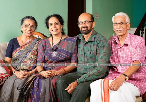 ഉർവശിക്കൊപ്പം അംഗീകാരം കിട്ടി എന്നു പറയുന്നതു തന്നെ മറ്റൊരു അവാർഡല്ലേ ...