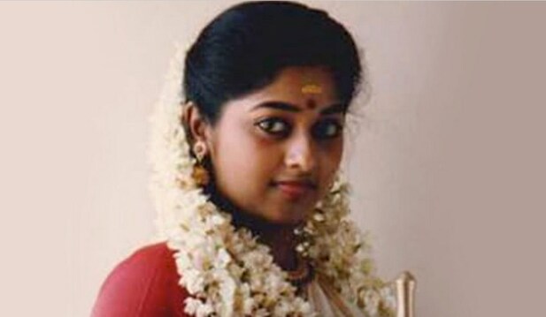 തകര്‍ന്ന കാറിനുള്ളിൽ ചോരയിൽ കുളിച്ച നാലു മനുഷ്യർ, കാറിലേക്കു പാഞ്ഞു ...