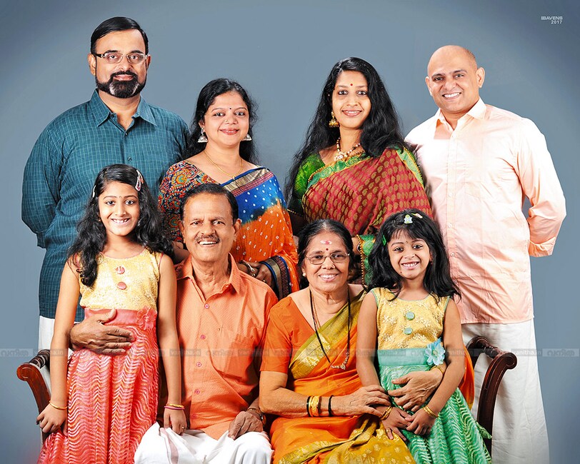 ‘പൊന്നനിയാ, ഞാൻ പാരന്റല്ല പരീക്ഷ എഴുതാൻ വന്നതാ’: കാൻസറിനേയും തോൽപിച്ച് ...