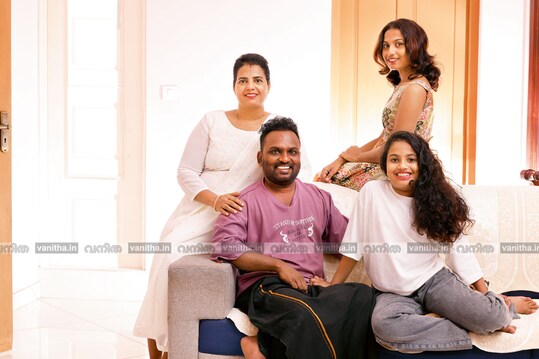 ബിജുക്കുട്ടന്റെ ലോകം