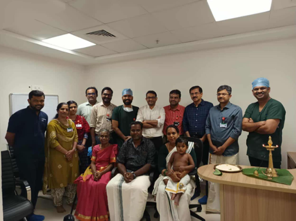 ‘ഞങ്ങളുടെ കുഞ്ഞിന്റെ ജീവൻ രക്ഷിച്ചത് അങ്ങാണ്...അവന്റെ ആദ്യാക്ഷരവും ...