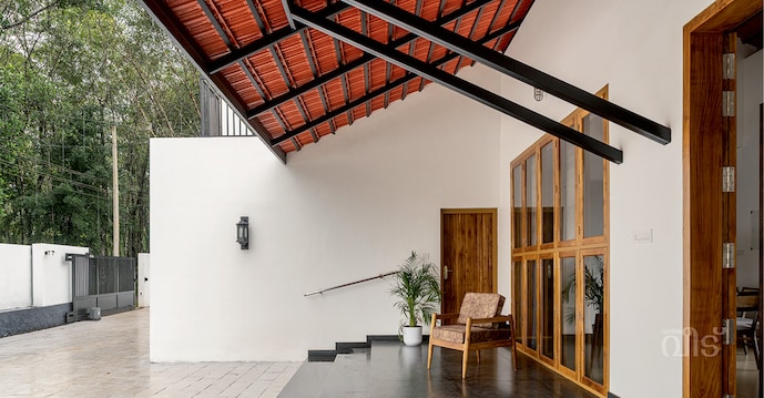 പ്രായമായ അച്ഛനമ്മമാർക്ക് തടസ്സങ്ങളില്ലാതെ സഞ്ചരിക്കാനാവണം; റിസോർട് പോലെ ...