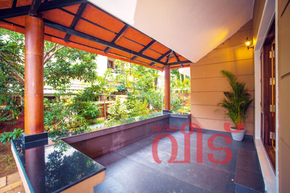 ഗൃഹാതുരതകളുടെ കാപിറ്റൽ! ഓർമകളുടെ സുഗന്ധവും പുതുമയുടെ നിറങ്ങളും ...